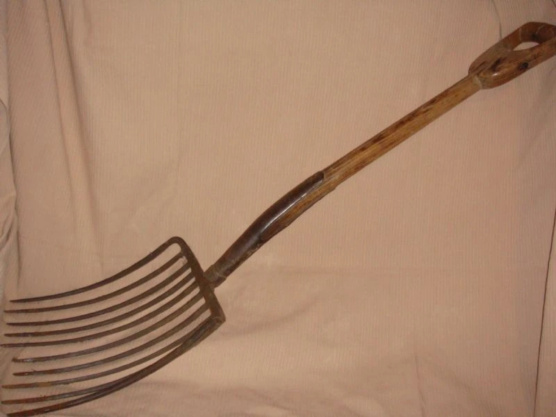 Pitchfork Weapon